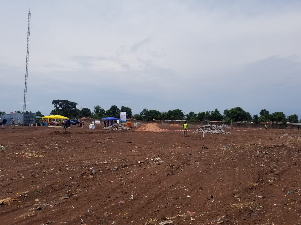 Acto de Consignação para construção e apetrechamento de uma escola de 7 ...